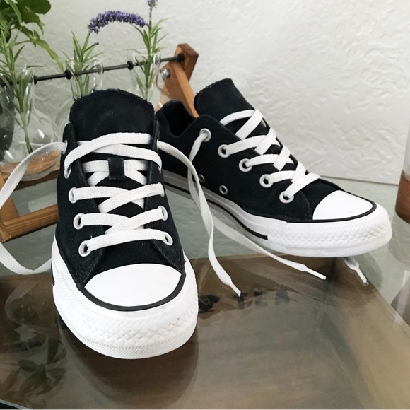 Converse | Shoes | Converse Chuck Taylor All Star Low Tops Classic ...